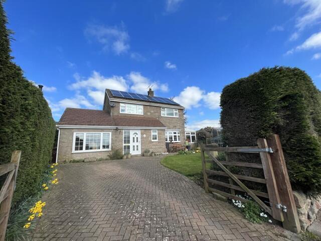 4 Bedroom House Staffordshire Staffordshire 98903453