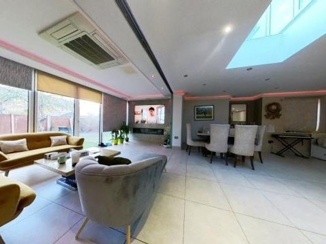 4 Bedroom House Staines Staines LS65827531