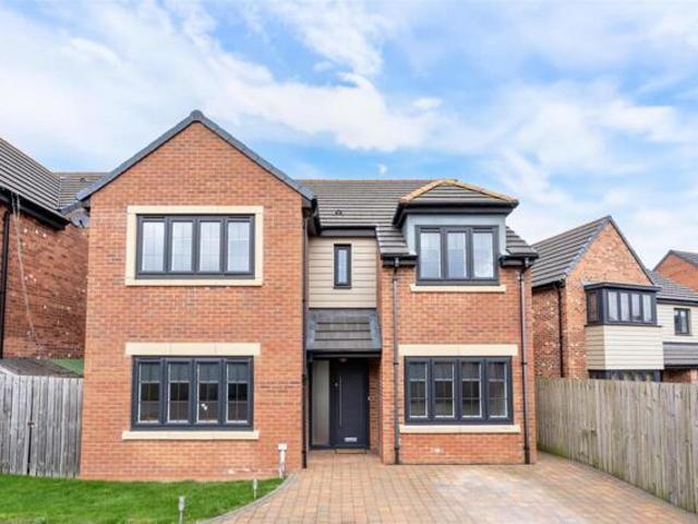 4 Bedroom House Stannington Stannington LS101796940
