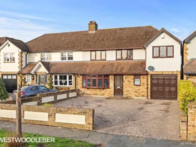 4 Bedroom House Stanstead Abbotts Stanstead Abbotts LS100456846