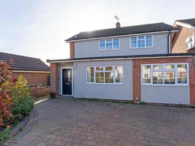 4 Bedroom House Stansted Essex 99774034
