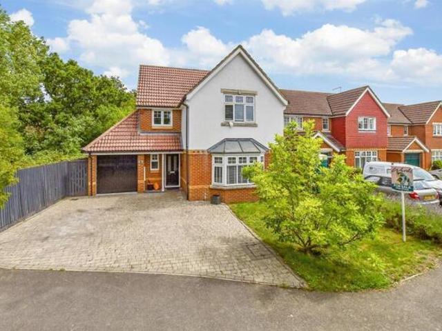4 Bedroom House Staplehurst Kent 98233418