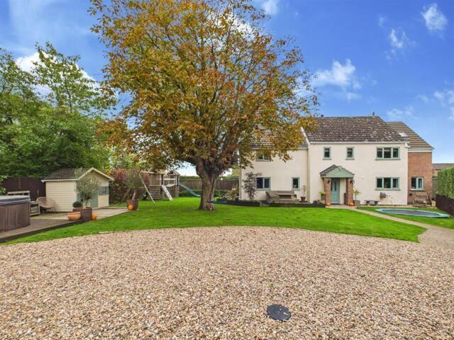4 Bedroom House Stickford Stickford 101674823
