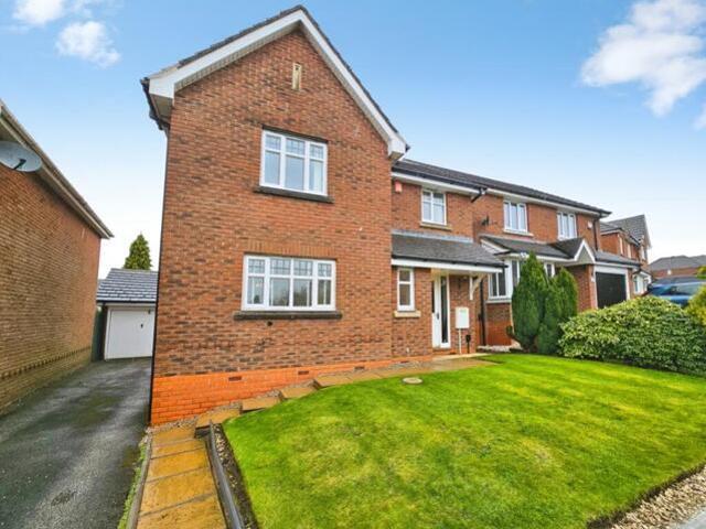 4 Bedroom House Stoke On Trent Staffordshire 101231642