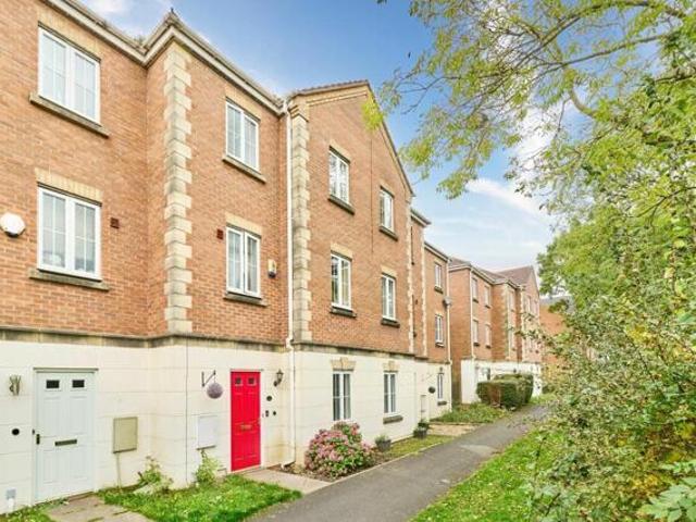 4 Bedroom House Stoke On Trent Staffordshire STOKE ON TRENT. ST2 7HQ 85666461