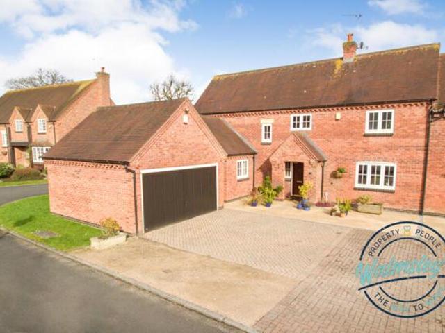 4 Bedroom House Stoneleigh Coventry LS100132485