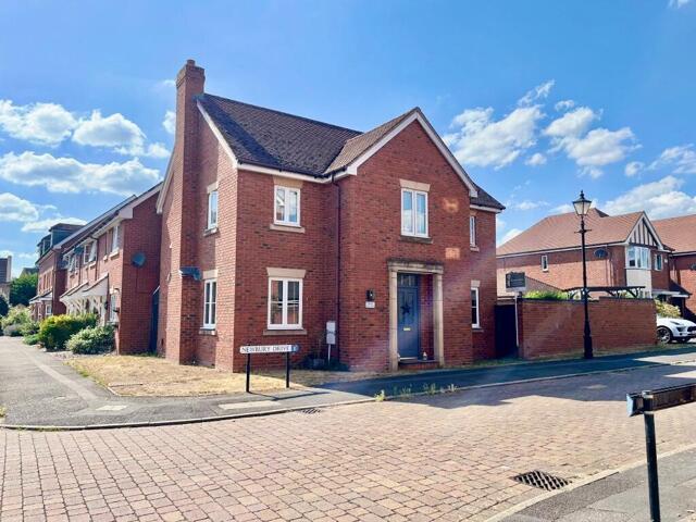 4 Bedroom House Stratford Upon Avon Warwickshire 100733571