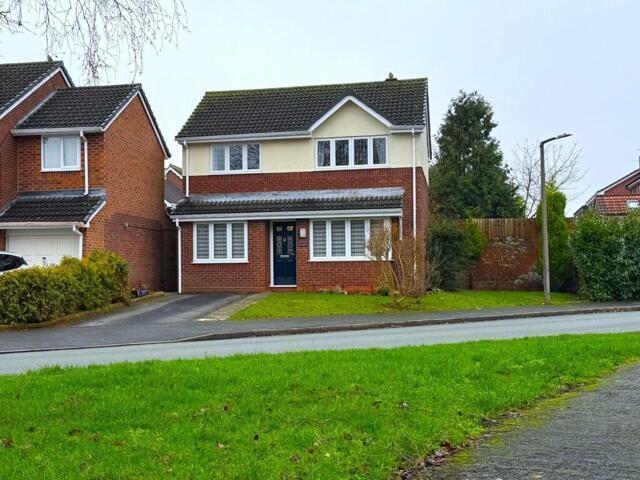 4 Bedroom House Stretton Staffordshire 98969047