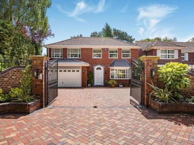 4 Bedroom House Sutton Coldfield Birmingham LS101675239