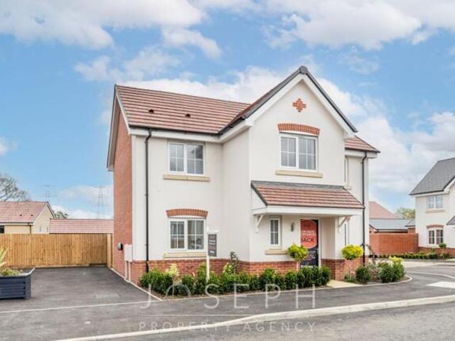 4 Bedroom House Suffolk Suffolk LS100825018