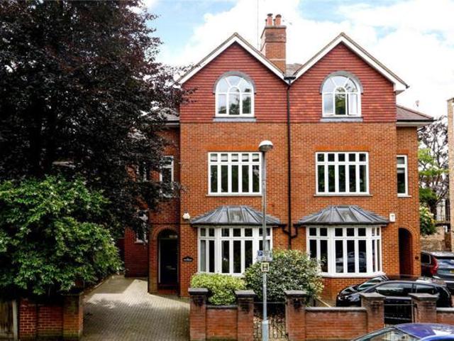 4 Bedroom House Surbiton Greater London 99204242