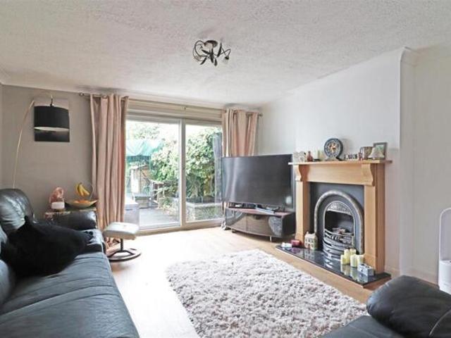 4 Bedroom House Surrey Great London 99315384