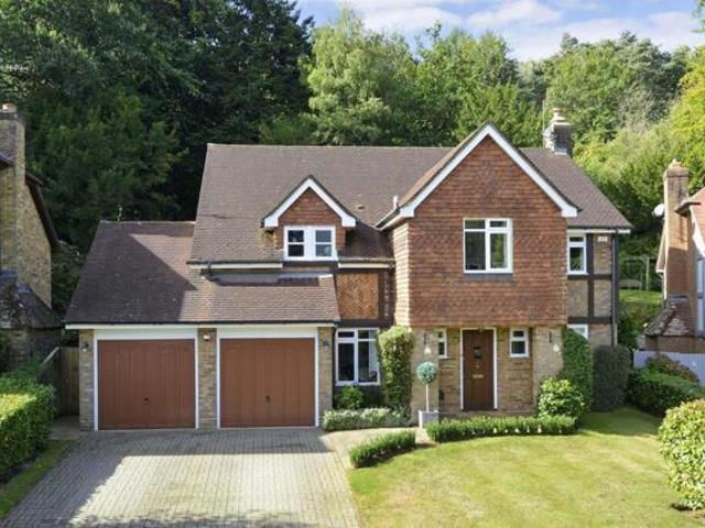 4 Bedroom House Surrey Great London 100615158