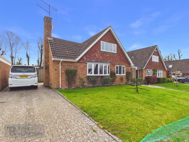 4 Bedroom House Surrey Great London 100787103
