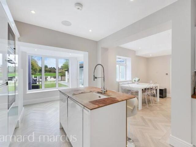 4 Bedroom House Surrey Great London LS100191770