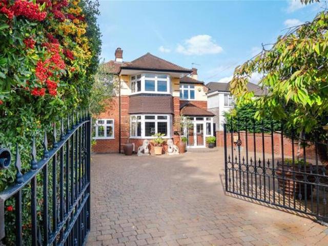 4 Bedroom House Surrey Greater London 99952124
