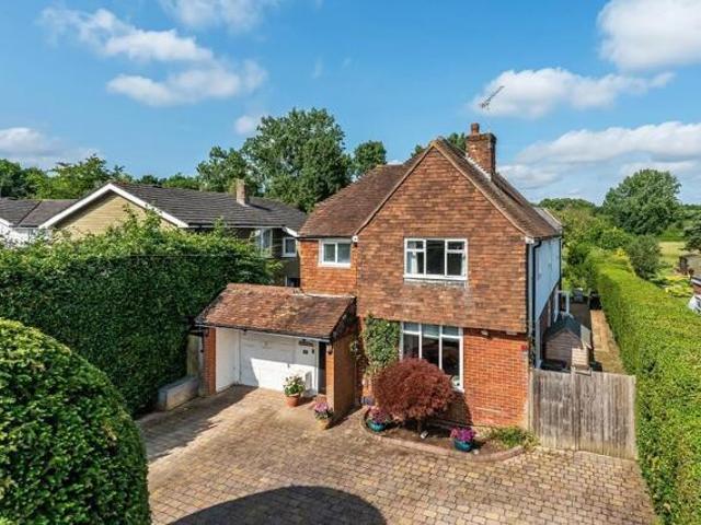 4 Bedroom House Surrey Surrey 99344869