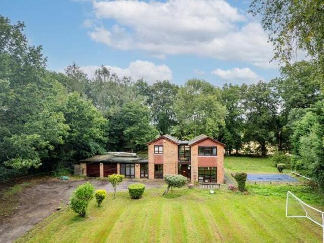 4 Bedroom House Surrey Surrey 100503121