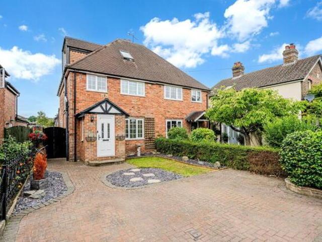 4 Bedroom House Surrey Surrey 100540753