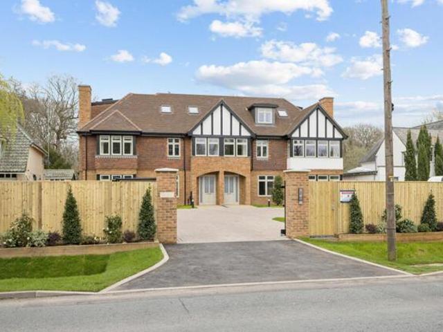 4 Bedroom House Surrey Surrey 100953523