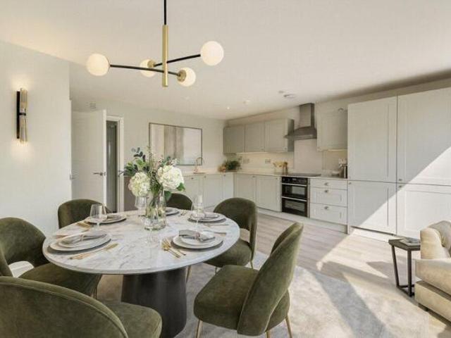 4 Bedroom House Surrey Surrey 100317055