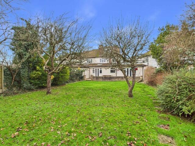 4 Bedroom House Surrey Surrey 101060056