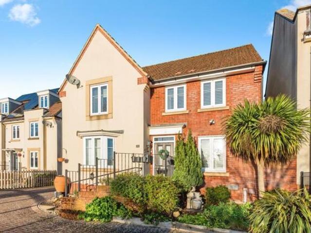 4 Bedroom House Swindon Swindon LS100456756