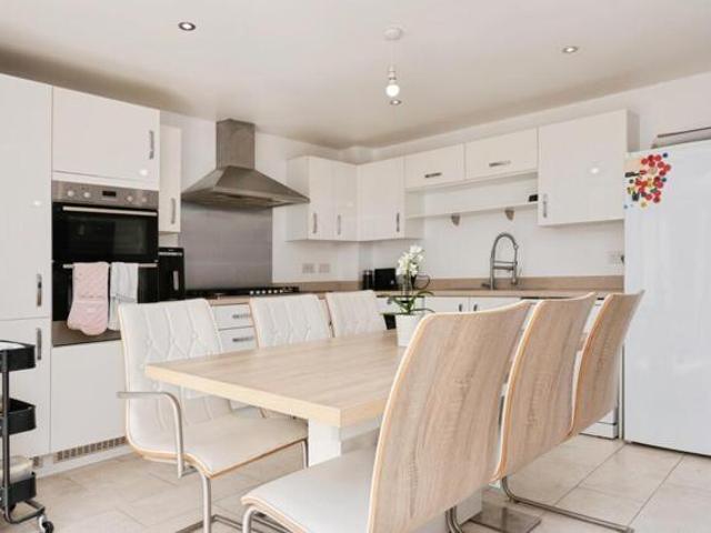 4 Bedroom House Swindon Swindon 98262883