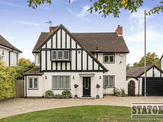 4 Bedroom House Potters Bar Hertfordshire 101892296
