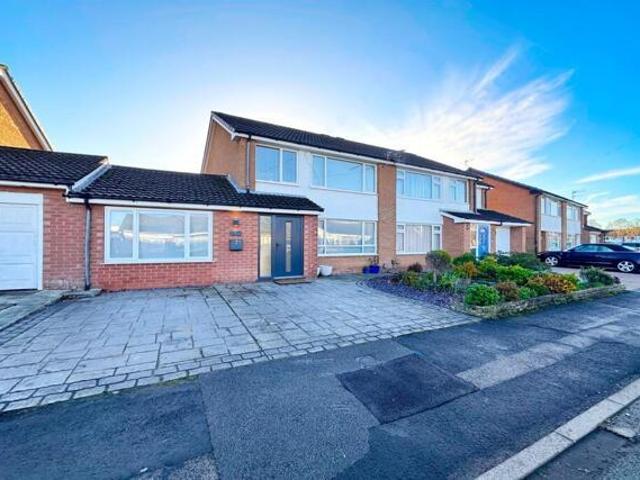 4 Bedroom House Poynton Cheshire LS99161995
