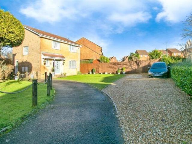 4 Bedroom House Poole Poole LS100541257