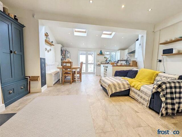 4 Bedroom House Poole Poole LS101100115