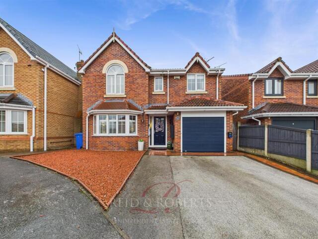 4 Bedroom House Pandy Pandy 99895344