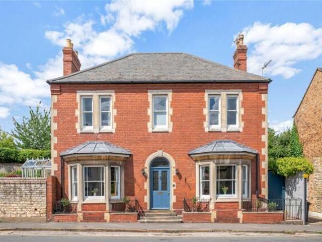 4 Bedroom House Peterborough Cambridgeshire LS100578760