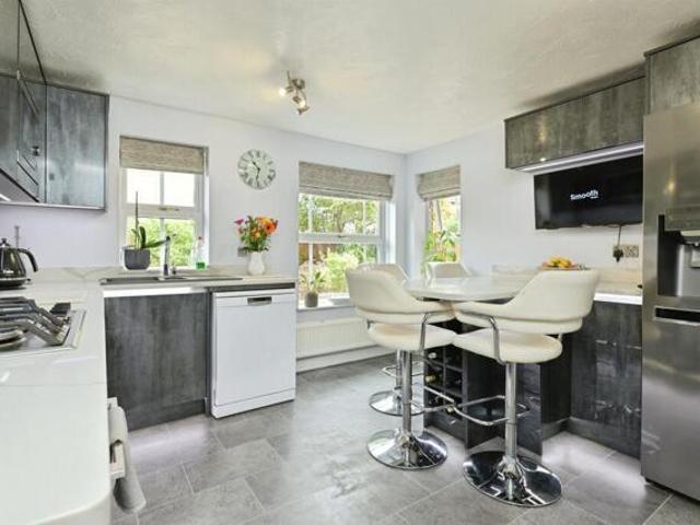 4 Bedroom House Peterborough Cambridgeshire 99236988