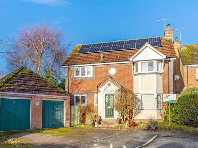 4 Bedroom House Pewsey Wiltshire LS100366560