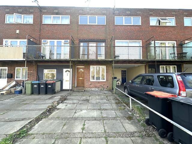 4 Bedroom House Peartree Bridge Peartree Bridge 98154310