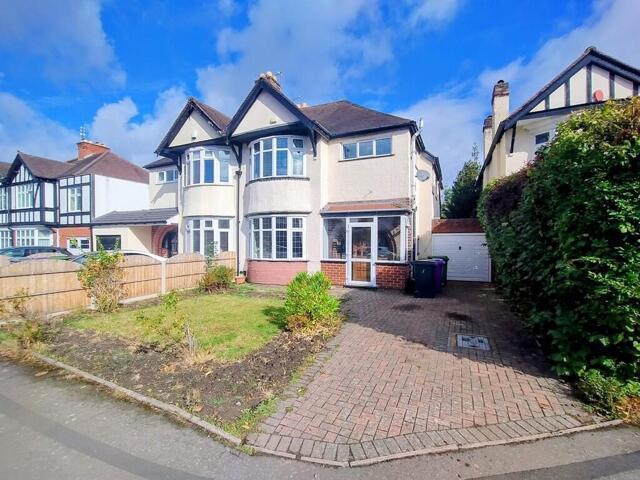 4 Bedroom House Penn Buckinghamshire 98477101