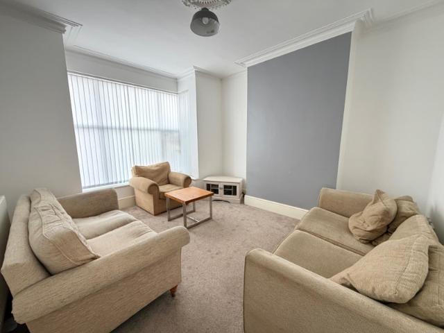 4 Bedroom House Perfect for Group of Friends