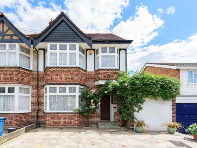 4 Bedroom House Pinner Greater London 100096834
