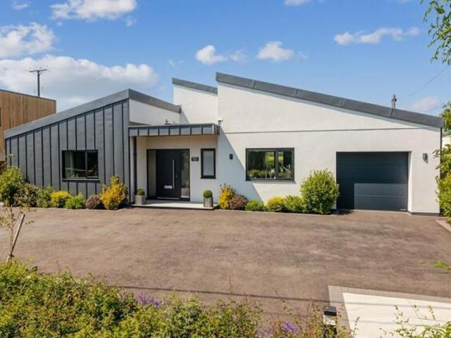 4 Bedroom House Plymouth Devon LS100398263