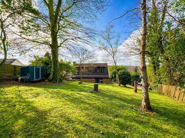 4 Bedroom House Plymouth Devon LS101677238