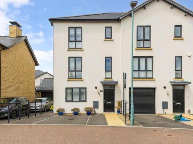 4 Bedroom House Prestbury Gloucestershire LS99523697