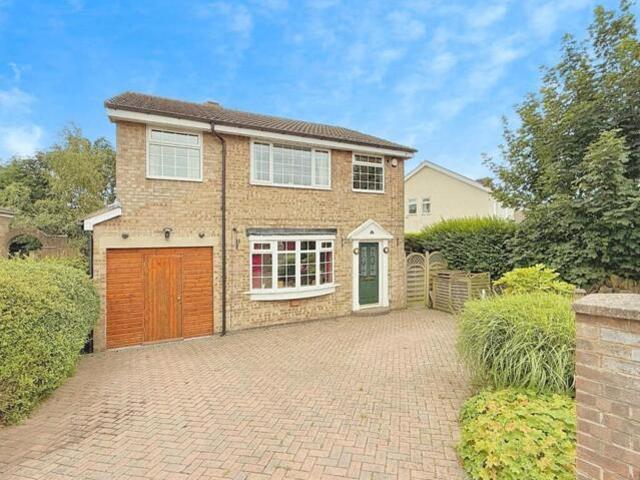 4 Bedroom House Pudsey Leeds LS98864427