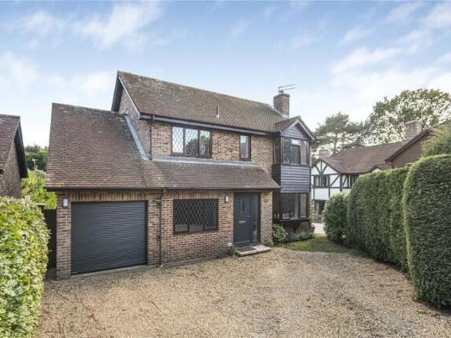 4 Bedroom House Pulborough West Sussex 98204988