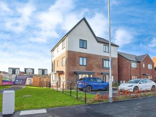 4 Bedroom House Rotherham Rotherham 99735810