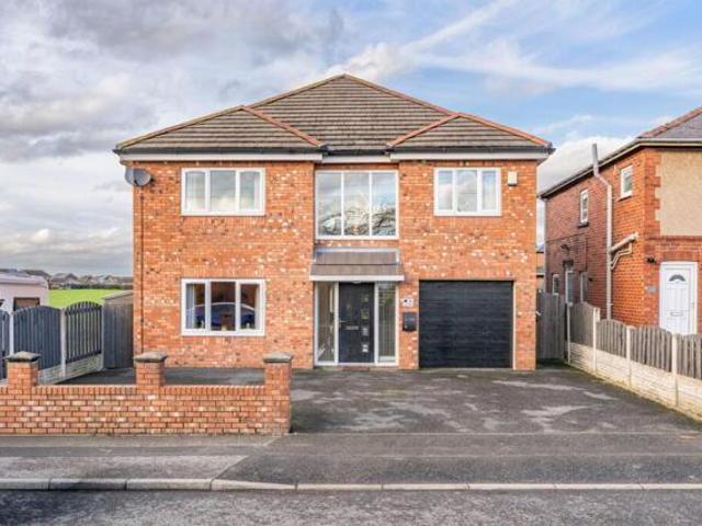 4 Bedroom House Royston Barnsley 99895380