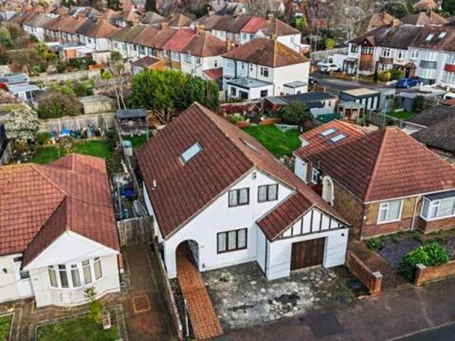4 Bedroom House Rochester Medway LS99986657