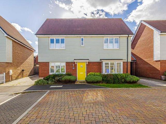 4 Bedroom House Rochford Essex 99236976