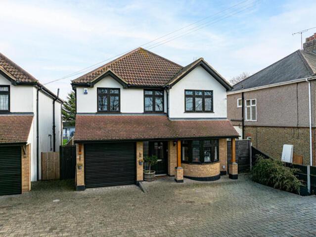 4 Bedroom House Rochford Essex 99290609